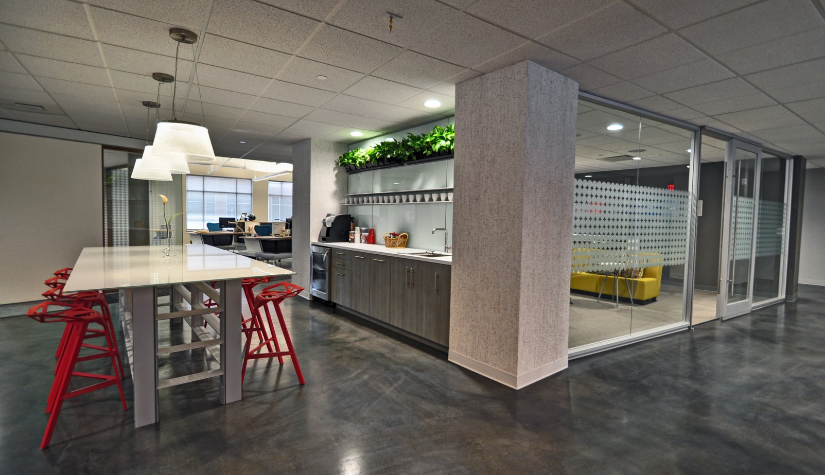 How Flexible Manufactured Interiors Create the Ideal Work Environment